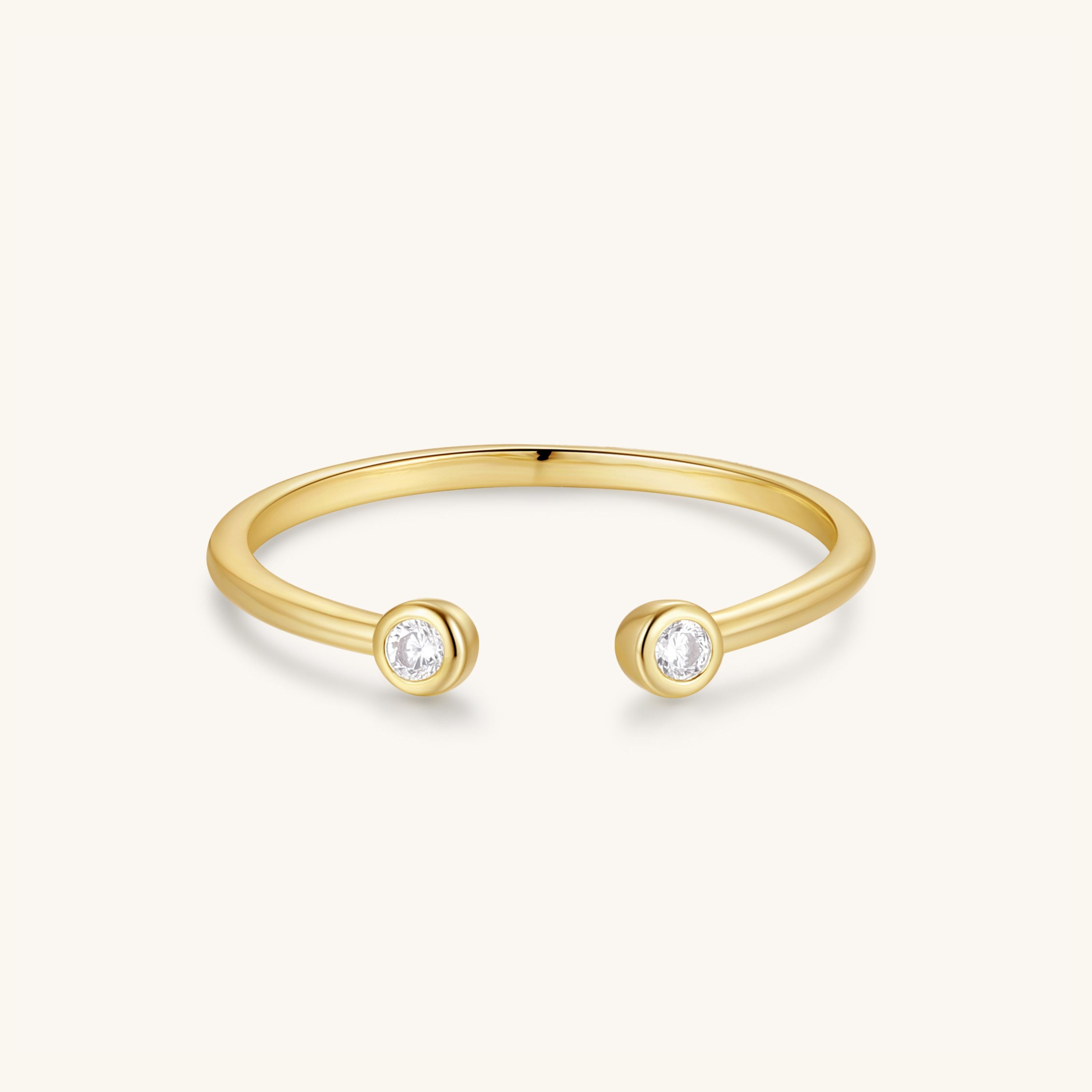 Open Bezel Ring – Heart Made of Gold