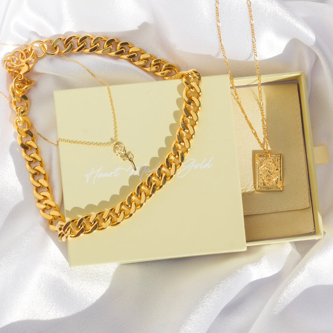 12mm Curb Chain – Heart Made of Gold