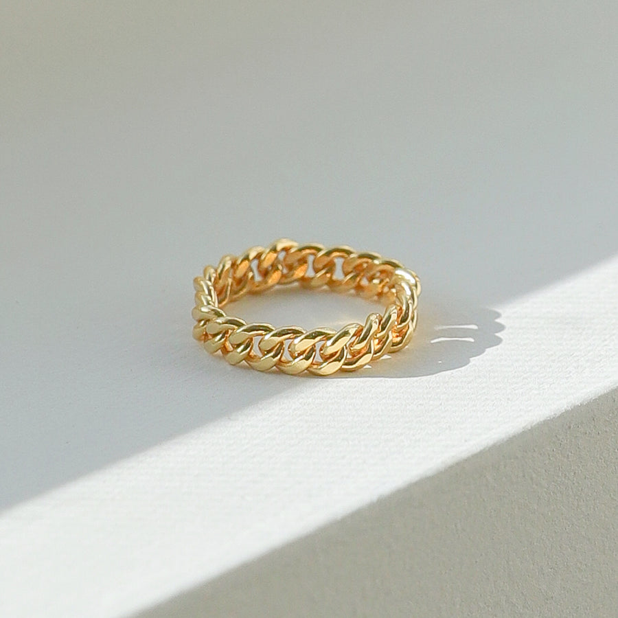 Large Curb Chain Ring – Heart Made of Gold